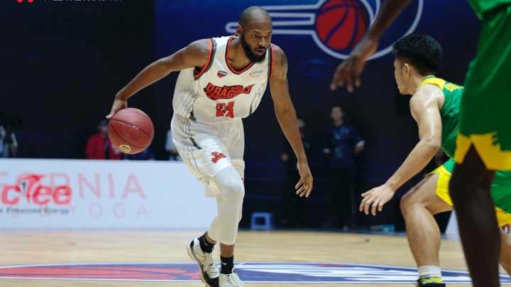 Darrell Miller tiết lộ chuyện giải nghệ sau VBA 2020