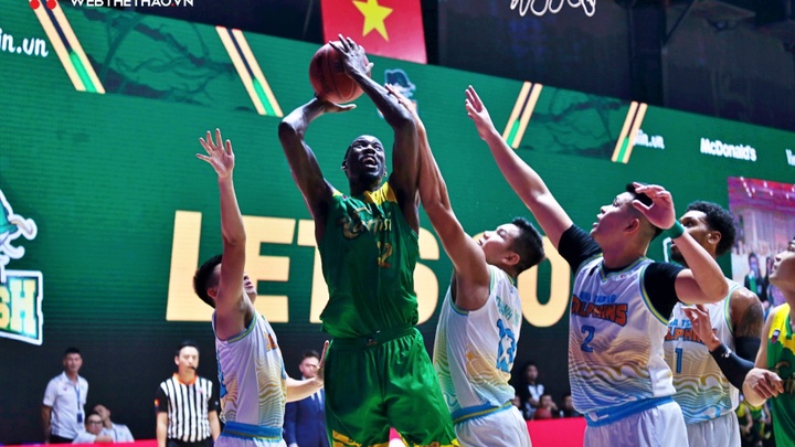 Leon Hampton block và dunk như máy, Cantho Catfish nhẹ nhàng hạ Nha ...