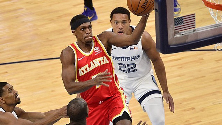 Vừa chuyển tới Atlanta Hawks, Rajon Rondo đã bị khởi kiện