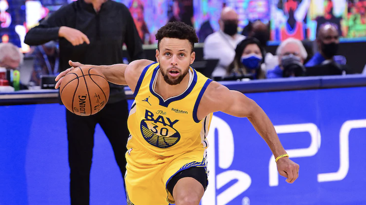 Stephen Curry suýt đạt triple-double, GSW nhẹ nhàng nhấn chìm ...