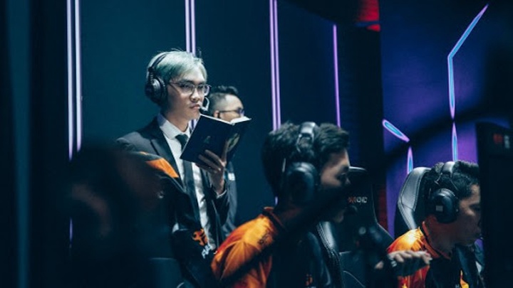 HLV Sergh thừa nhận đội hình Team Flash "no hope" ở VCS Mùa Xuân 2021