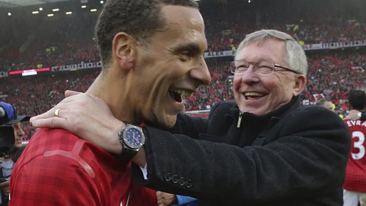 Rio Ferdinand châm biếm Sir Alex Ferguson sau thất bại của Scotland