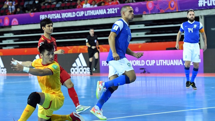 FIFA: Ferrao tạo nên ma thuật trước tuyển futsal Việt Nam
