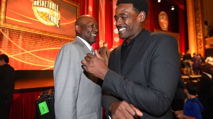 Sau danh hiệu Hall of Fame, Chris Webber đầu tư cực khủng vào cần sa