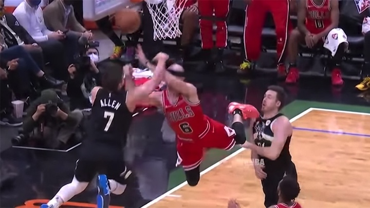 Alex Caruso bị Grayson Allen phạm lỗi nguy hiểm: “Cậu ấy đã có thể mất ...