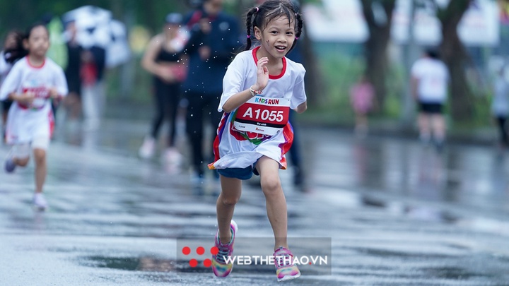 Những hình ảnh đáng yêu trên đường đua Kids Run tại Hà Nội Marathon Techcombank