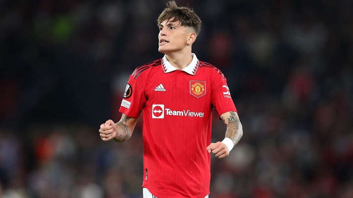 Garnacho lại làm nên lịch sử khi MU ngược dòng ở Carabao Cup