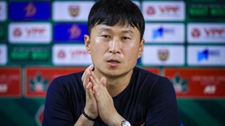 HLV Chun Jae Ho muốn trao huy chương cho Quang Hải