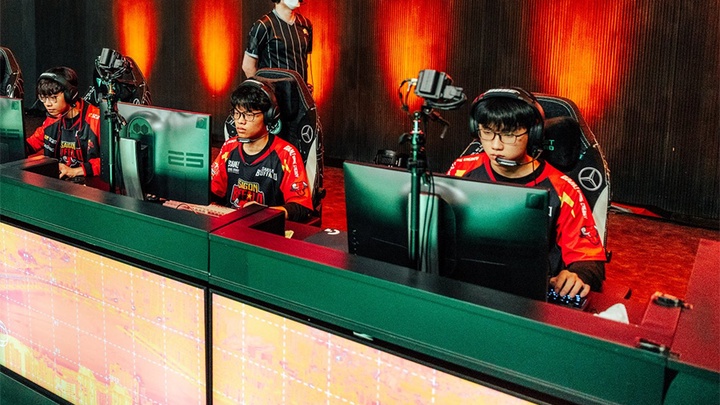 Tin chuyển nhượng LMHT 11/12: CNJ Esports gia hạn với Shogun và Taki; Angel thất nghiệp?