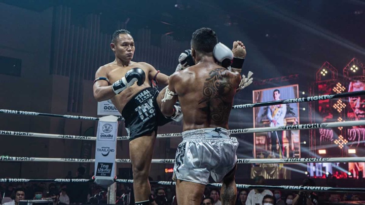 Saenchai tung cước thần sầu, vô địch Thai Fight ở tuổi 42