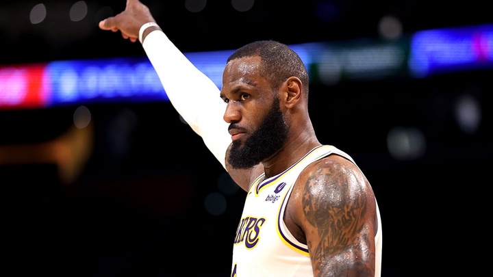 LeBron James cán mốc 38.000 điểm trong sự nghiệp, tiến sát kỷ lục của ...