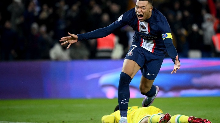 PSG ra giá khởi điểm cho Mbappe gây... sợ hãi