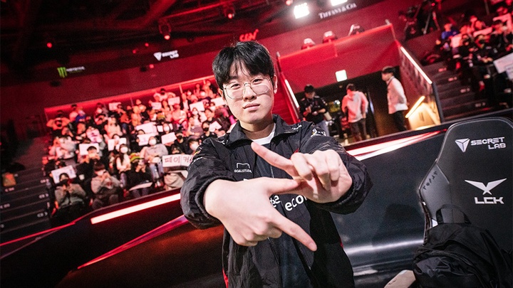 T1 Zeus và hành trình đến với LMHT chuyên nghiệp, tiết lộ là fan cứng ...