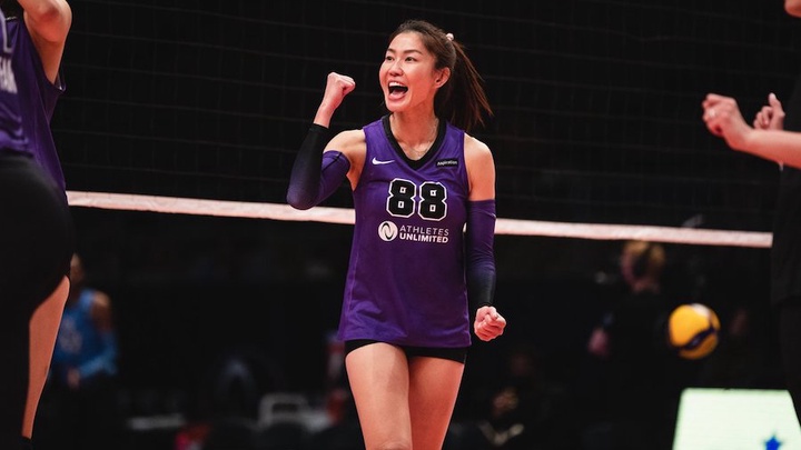 Tượng đài chuyền hai Thái Lan Nootsara Tomkom trở lại Mỹ thi đấu ở tuổi 38