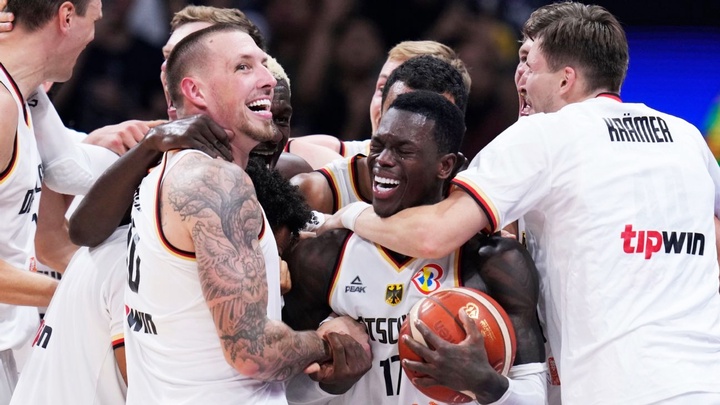 Cựu sao Lakers Dennis Schroder rực sáng, được bầu là MVP tại FIBA World ...