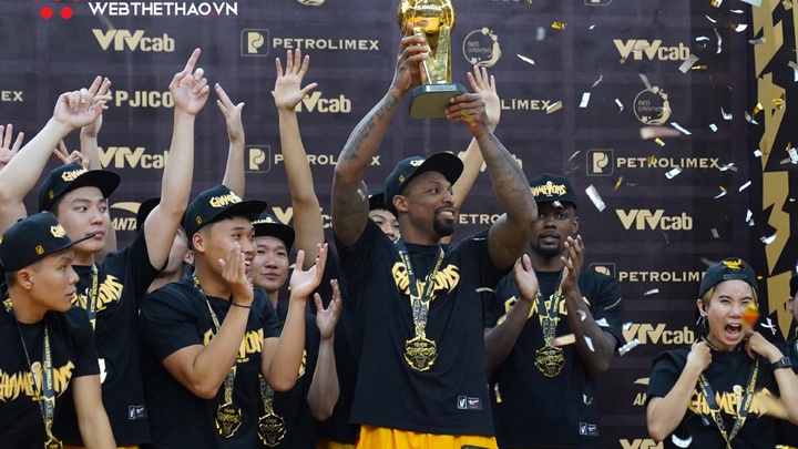 Dẫn đầu Saigon Heat đến ngôi vô địch lịch sử, Kentrell Barkley trở ...