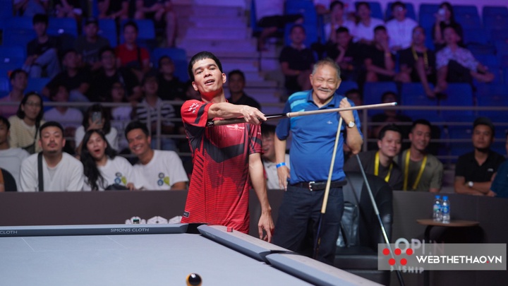 Huyền thoại Efren Reyes "cười như được mùa" khi giao lưu cùng Đỗ Khải