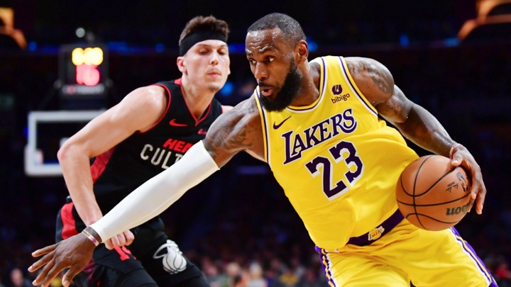 Los Angeles Lakers thua bạc nhược Miami Heat, chạm đáy với trận đấu tệ ...