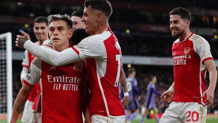 Đội hình ra sân Burnley vs Arsenal: Trossard chơi số 9 ảo