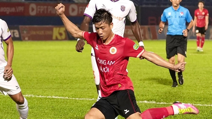 CAHN thảm bại trong ngày ông Trần Tiến Đại ngồi ghế HLV trưởng tạm quyền