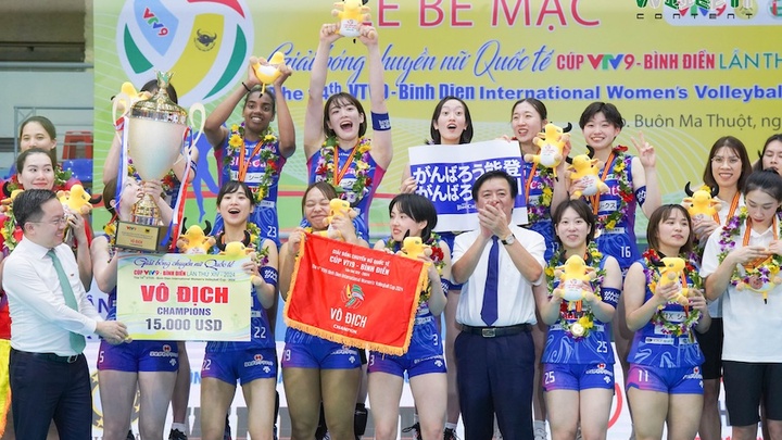 PFU BlueCats lên ngôi vô địch cúp bóng chuyền VTV9 Bình Điền 2024 thuyết phục