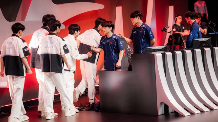 Trực tiếp Esports World Cup 2024 LOL hôm nay 6/7: T1 vs TL