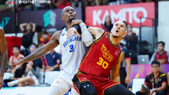 Hanoi Buffaloes trình làng ngoại binh mới, chiến thắng ấn tượng ĐKVĐ Saigon Heat ngay tại CIS