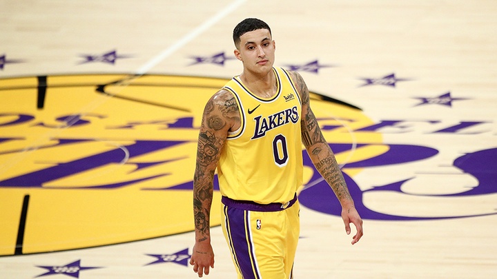 Nhà vô địch NBA Kyle Kuzma thích thú với vòng 4 điểm ở giải bóng rổ ...