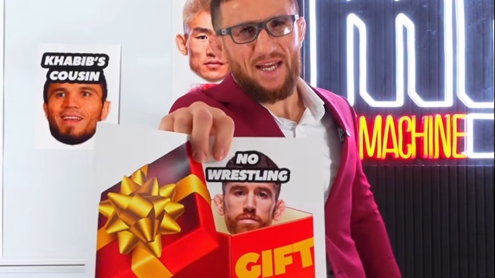 Merab Dvalishvili “quay xe” đòi đấu Petr Yan, chê Umar "chỉ nhờ cái họ"