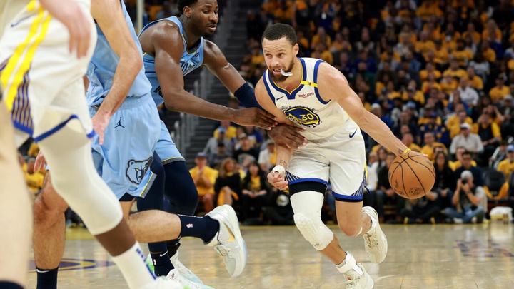 Stephen Curry ném 3 điểm “clutch” đỉnh cao, Golden State Warriors chốt ...