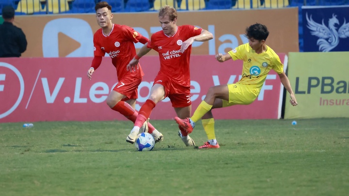 2 quan chức và 9 cầu thủ bị treo giò ở V.League