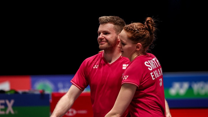 Đôi hỗn hợp cầu lông Ellis và Smith đón Giáng sinh với năm mới khác ...