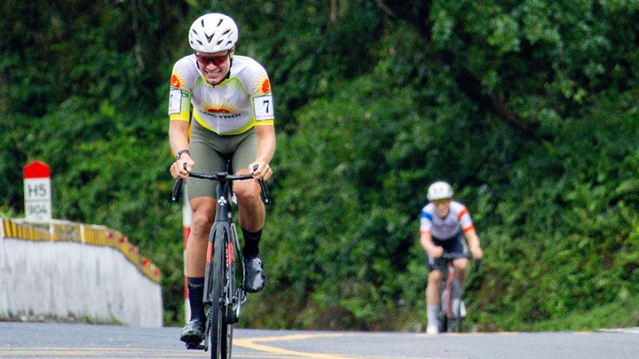 Mikhail Fokin "xé" Áo Vàng ở chặng 10 Cuộc đua xe đạp tranh Cúp Truyền ...