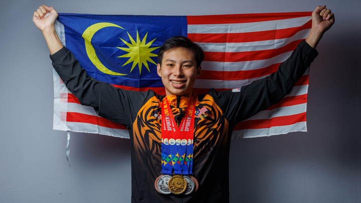 SEA Games 2025 – Khiew Hoe Yean giành huy chương vàng bơi lội đầu tiên ...