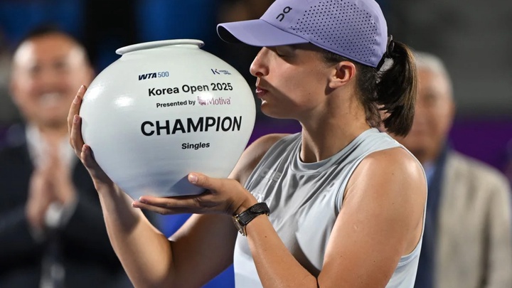 Iga Swiatek ngược dòng vô địch giải quần vợt Korea Open sau khởi đầu ...