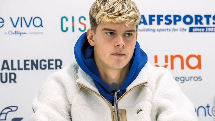 Tái hiện chung kết quần vợt Australian Open trẻ: Learner Tien ...