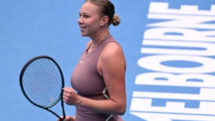 Amanda Anisimova đánh bại Wang Xinyu để tiến vào tứ kết giải quần vợt ...