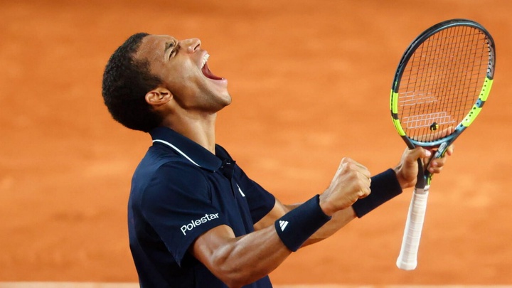 Ngược dòng sau hơn 4 giờ thi đấu, Felix Auger-Aliassime tiến vào vòng 2 ...