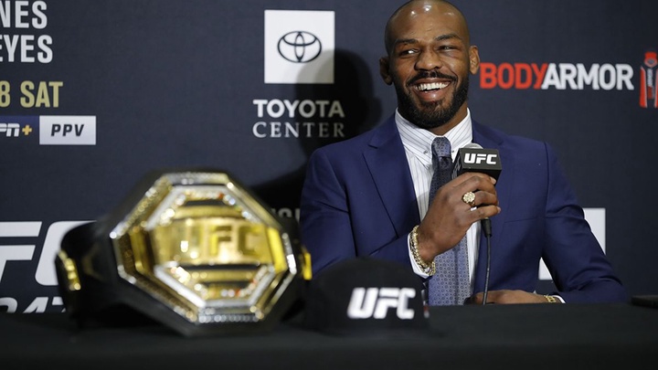 Jon Jones đòi bỏ đai UFC: ‘Có đánh với ai cũng chẳng được gì’