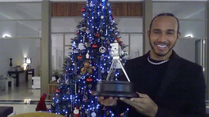 Tay đua F1 Lewis Hamilton lại nhận danh hiệu VĐV hay nhất năm của BBC