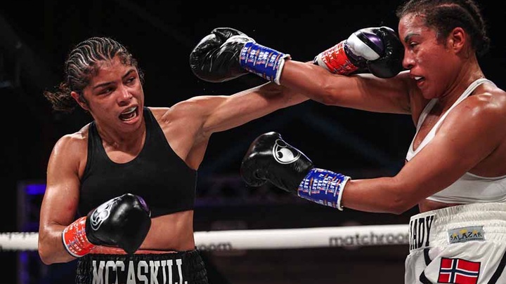 Chuỗi bất bại bị chặn đứng, nữ Boxer mất luôn 6 đai vô địch