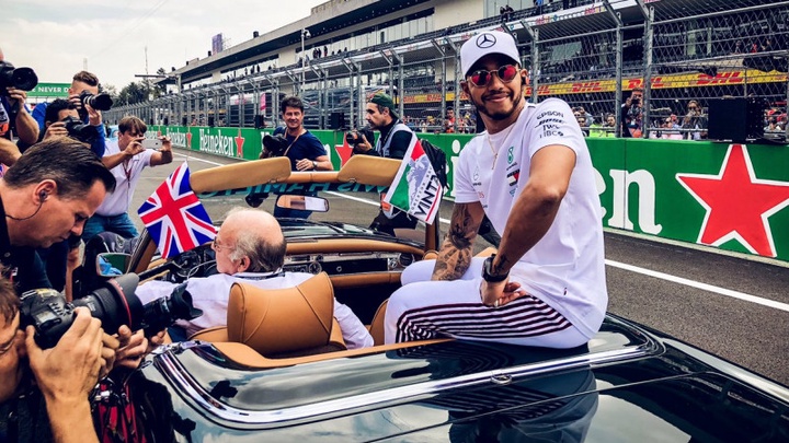 Để lại thống trị làng F1, Lewis Hamilton dựa vào Pilates và Yoga