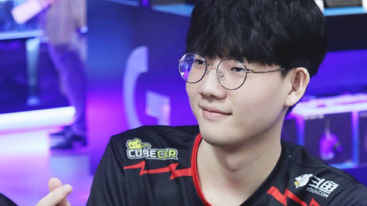 Liên Minh Huyền Thoại: Chiêm ngưỡng kỹ năng tuyệt đỉnh của xạ thủ GRF Viper