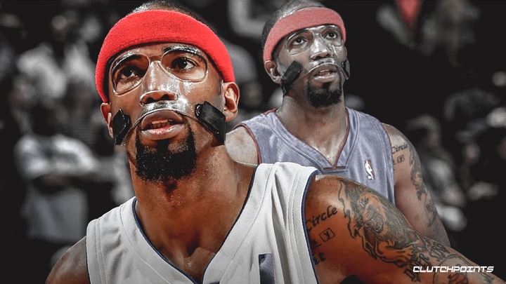 15 năm cho mối lương duyên với chiếc mặt nạ của Rip Hamilton