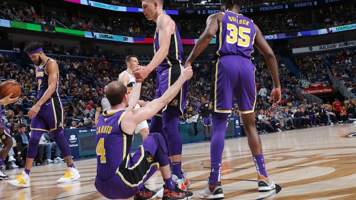 LeBron James vừa được cho nghỉ, cả Los Angeles Lakers đồng loạt thăng hoa!