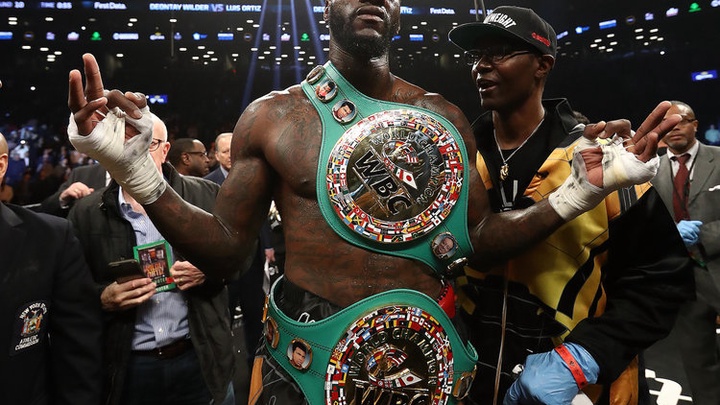 Deontay Wilder lấy đai WBC "mời mọc" Wladimir Klitschko