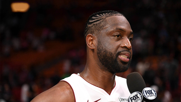 Rơi nước mắt với màn đổi áo ý nghĩa nhất của Dwyane Wade với 5 người đã ...