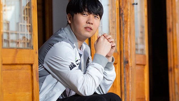 Rookie IG: "SKT không còn là 'đội của Faker'. Bây giờ họ mạnh như một tập thể."