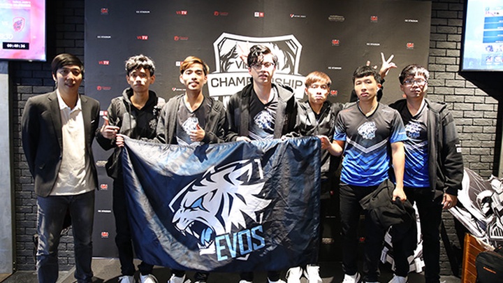 EVOS Esports gây bất ngờ với đội hình mới