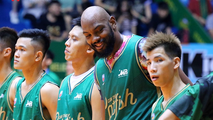 DeAngelo Hamilton xúc động với màn tái xuất Cantho Catfish: “Tôi sẽ ...